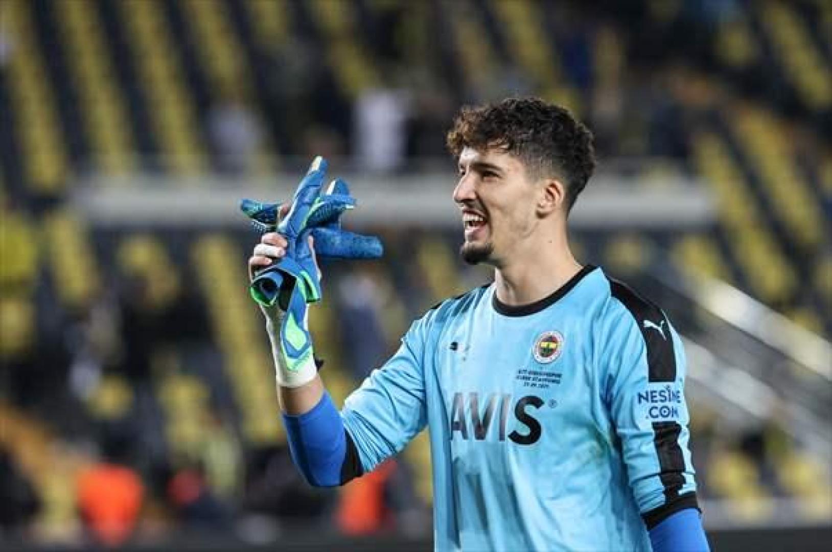 FENERBAHÇE'YE YENİ KALECİ - Fenerbahçe'de yeni kaleci ihtimali!