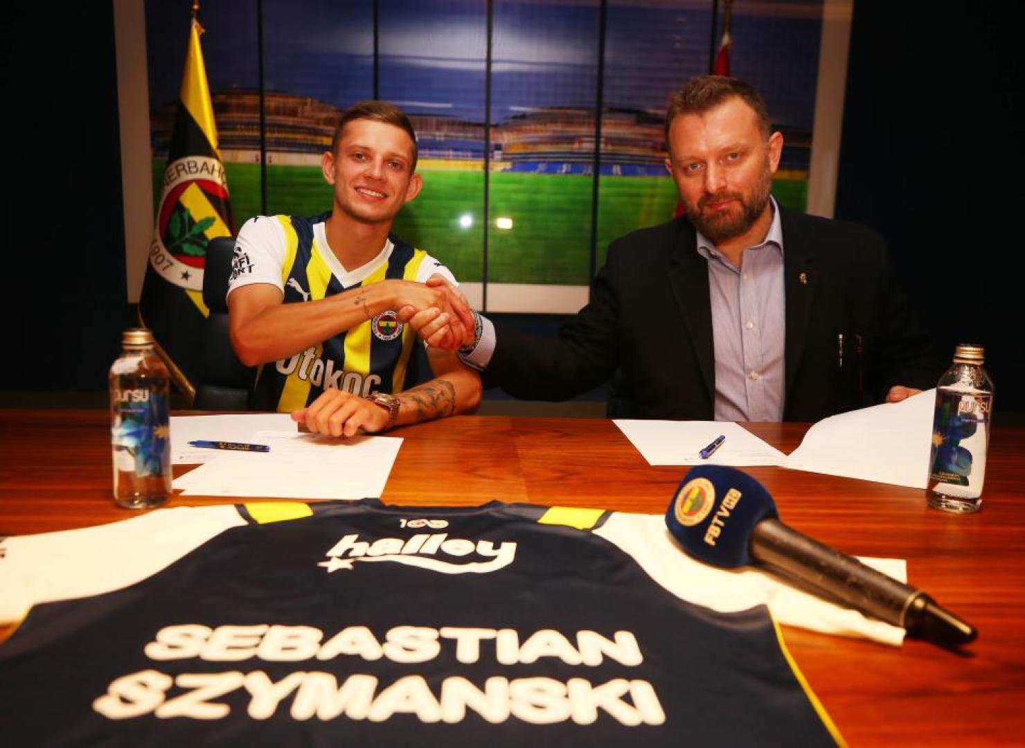"FENERBAHÇE ÇOK BÜYÜK BİR AİLE" - Sebastian Szymanski: "Şampiyonluk ...