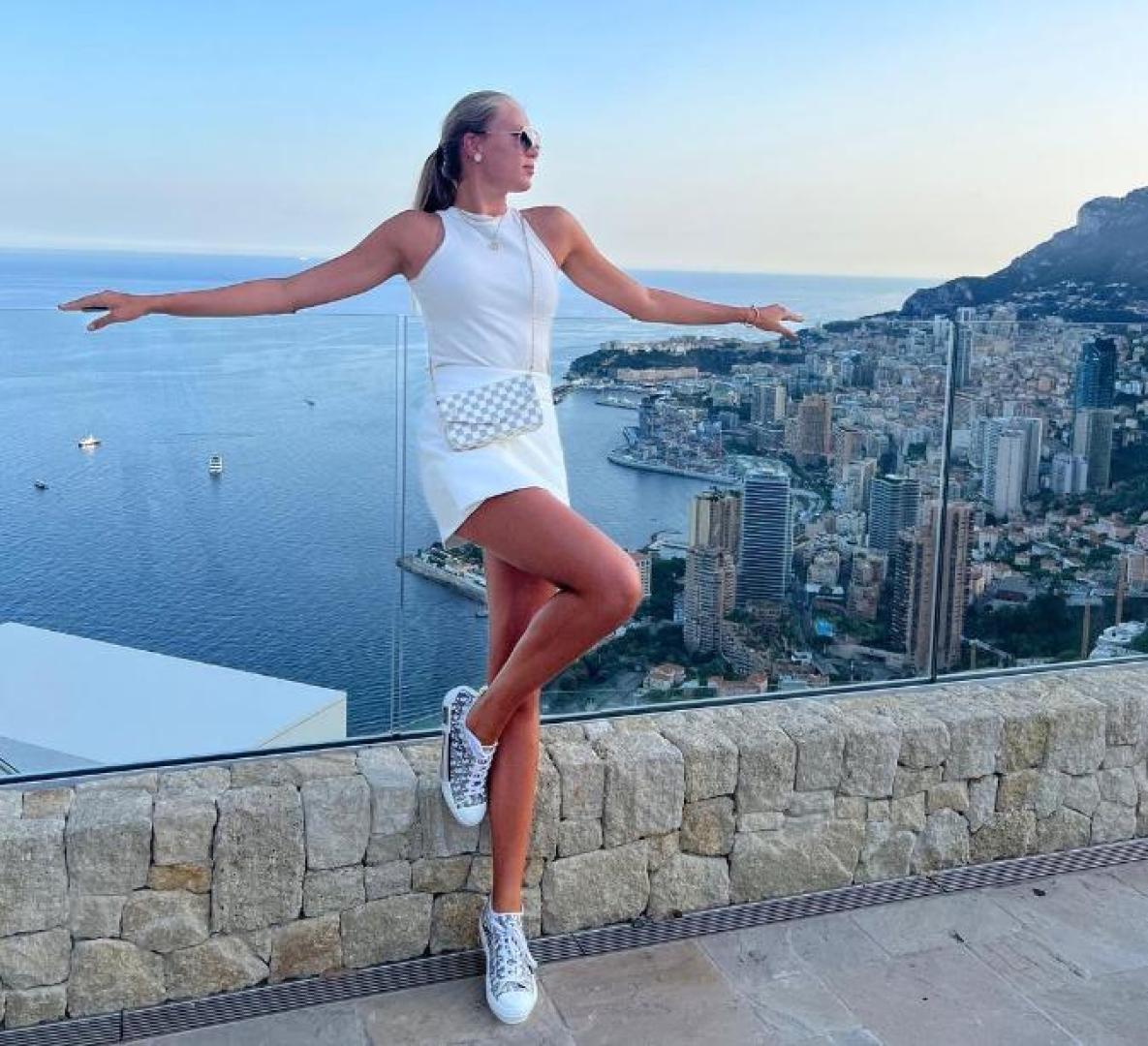 Arina Fedorovtseva, eski Fenerbahçeli yıldız ile el ele!