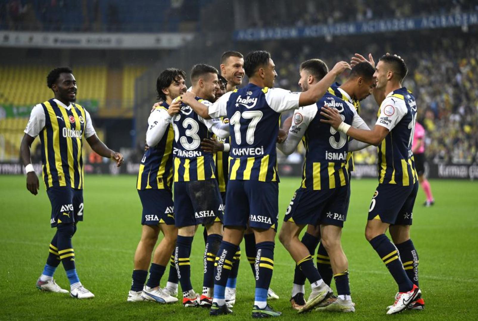 RİZESPOR'A YENİLMİYOR - Szymanski, Alex'i yakaladı!